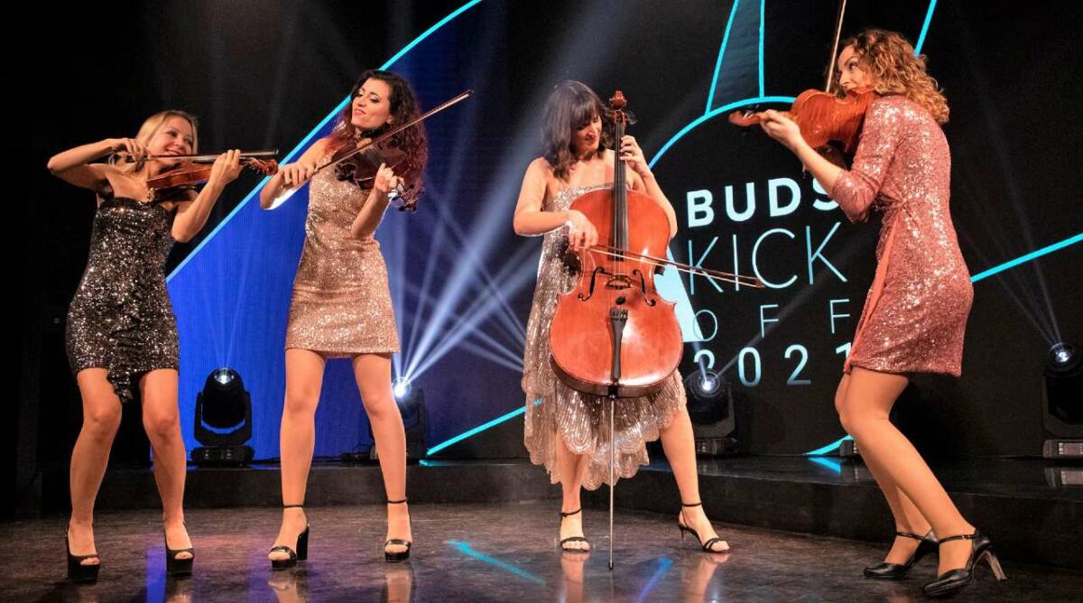 QUARTETTO EFFE - Quatuor féminin à cordes - DistriShow booking - Glamour